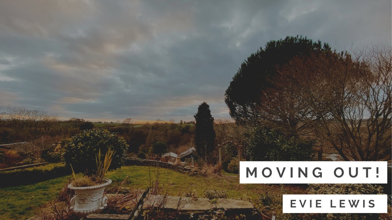 VLOG 26 5 - MOVING OUT & HAPPY NEW YEAR! | Evie Lewis - YouTube