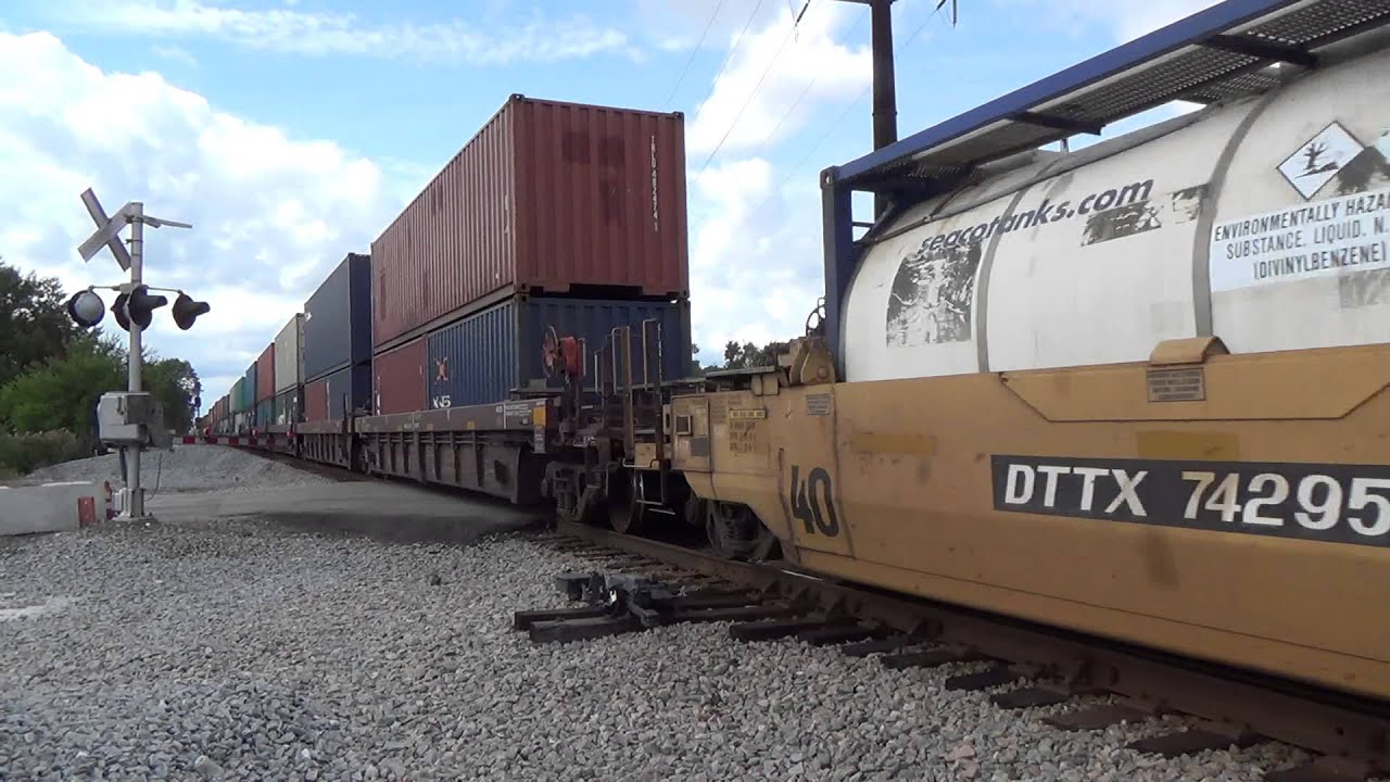 NS 8966 and NS 9939 power the 236 at Gilmerton - YouTube