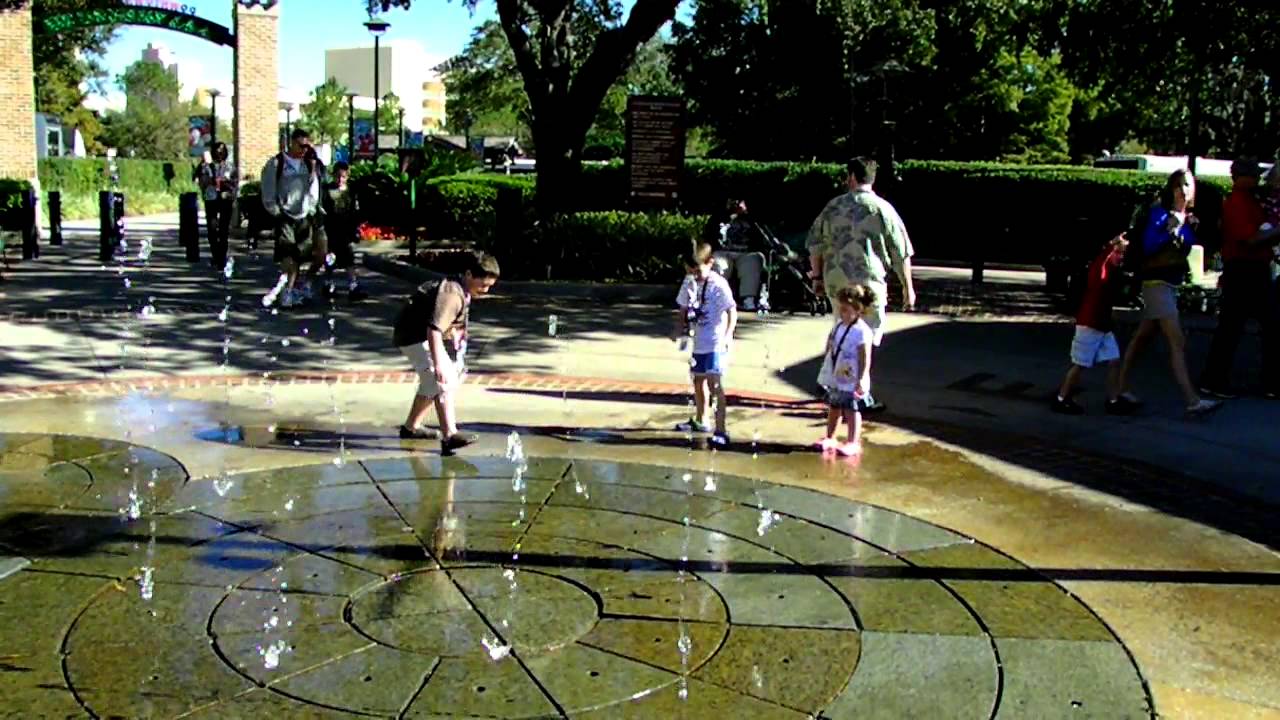 Downtown Disney Water Fountain Fun - YouTube
