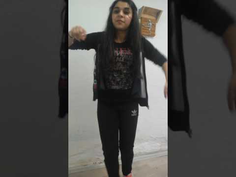 Bu kiz fena oyunuyor