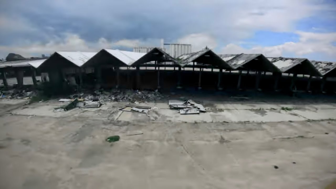 Flying an "Underworld Metropolis” // Also flying with a lot of other ...