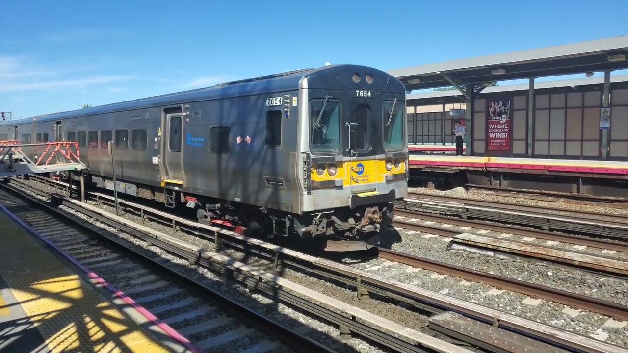 LIRR Long Beach Branch Train at Woodside - YouTube