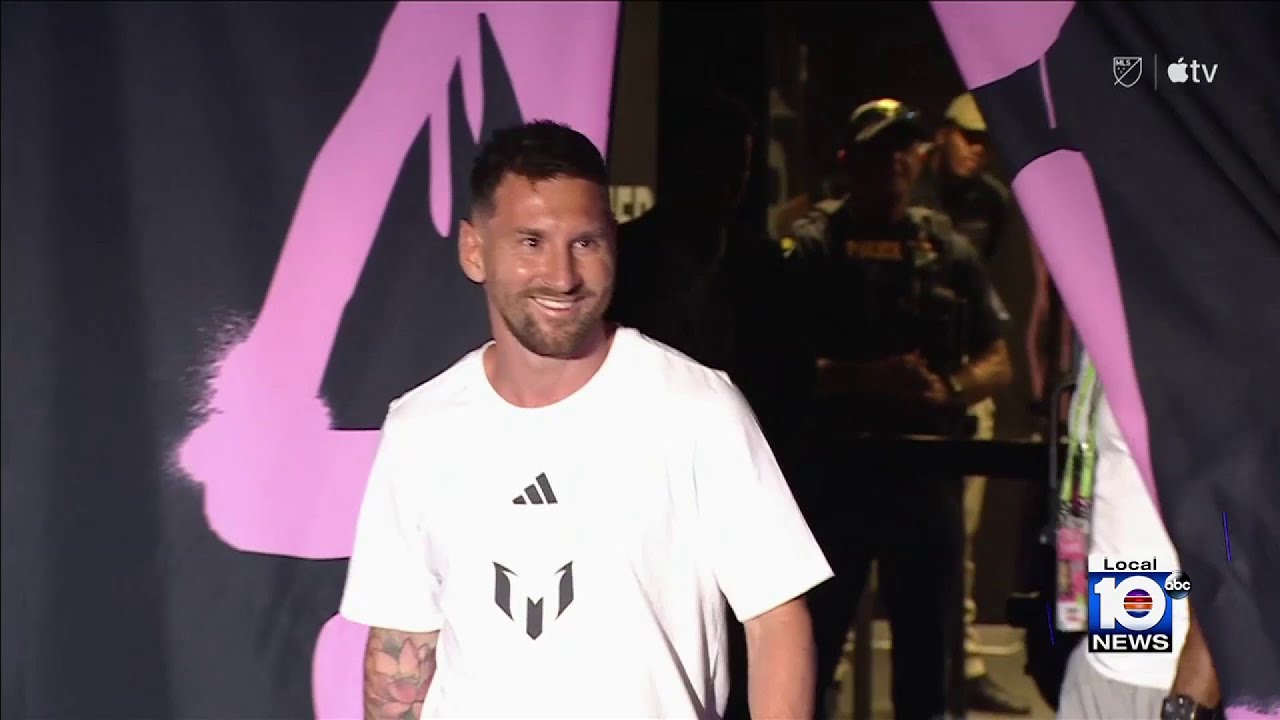 Inter Miami unveils Lionel Messi at DRV PNK stadium in front of 20,000 ...