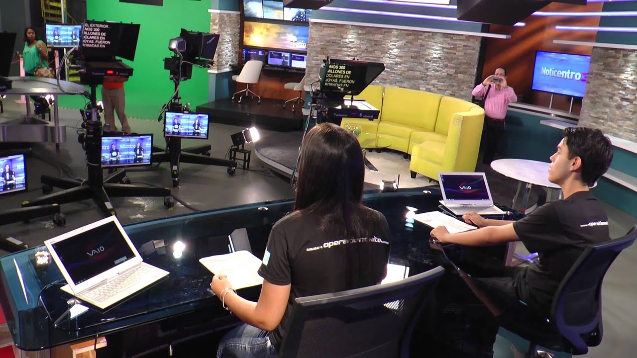 Aventura - Reportero de TV - Beth Fuentes - YouTube