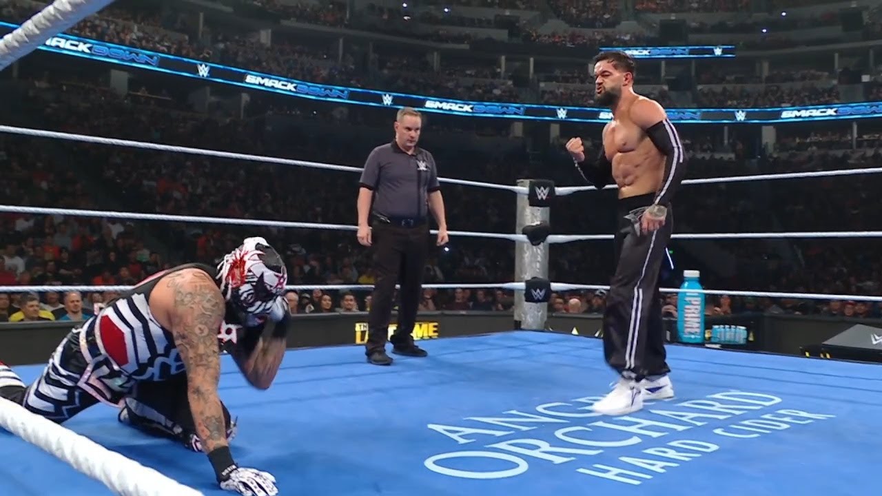 Penta vs. Finn Bálor - WWE SmackDown | Nov. 21, 2025 - YouTube