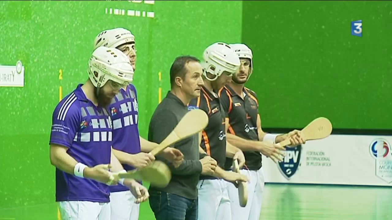 Pelote basque : le succès de la paleta cuir à la Réunion - YouTube