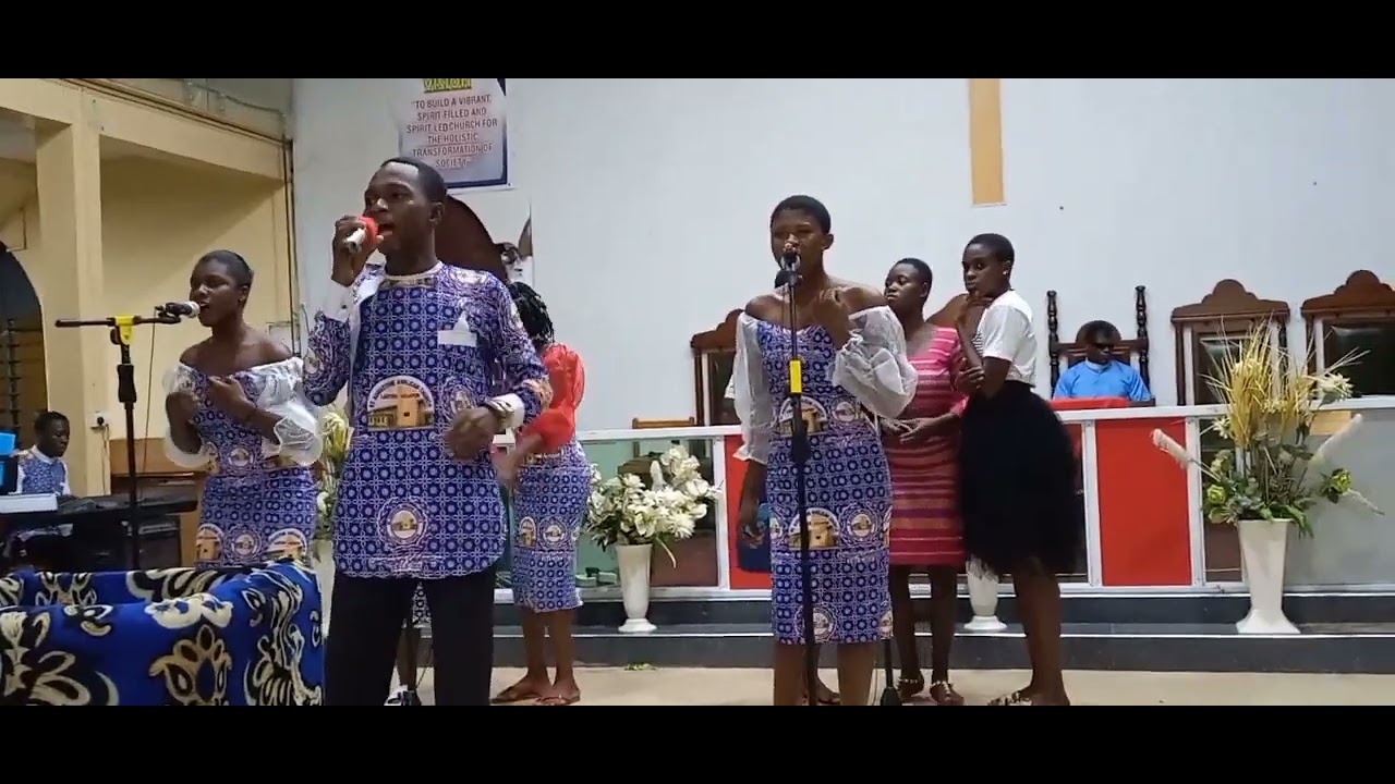 His Majesty and Royal Praise in performance. - YouTube