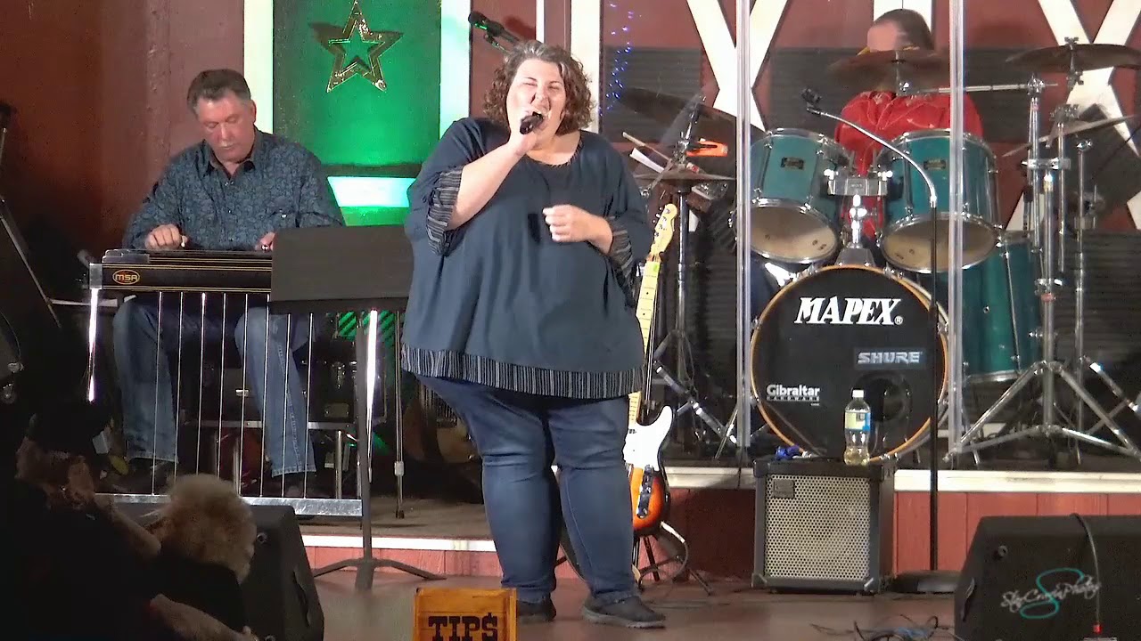 April Sanders sings Unchained Melody at The Gladewater Opry 2 15 20 ...