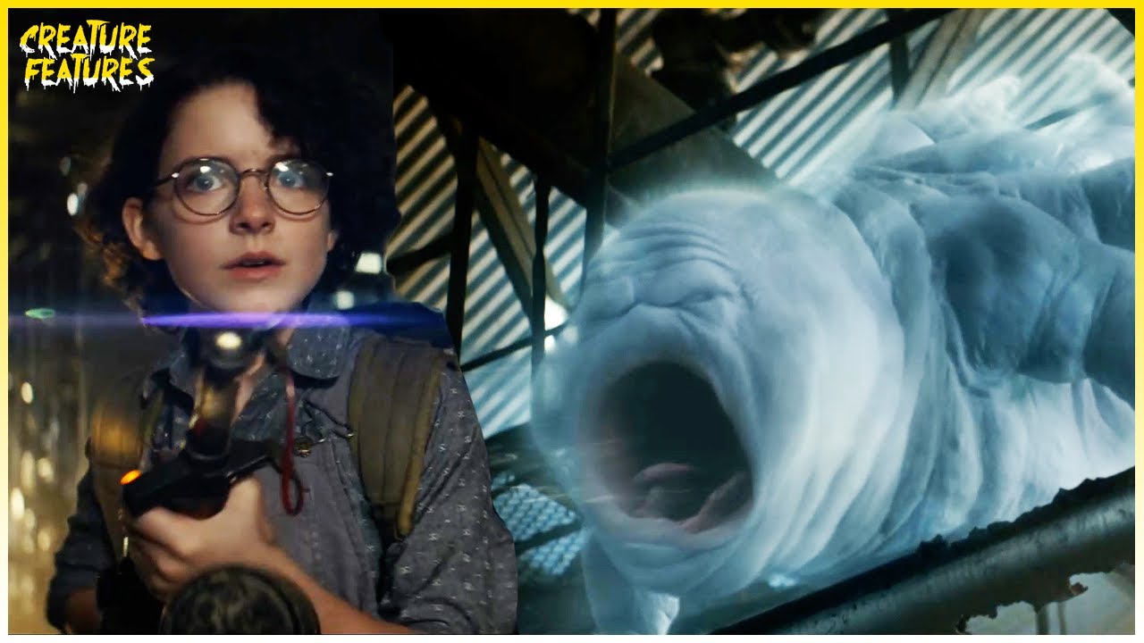 Phoebe and Podcast Fight A Ghost | Ghostbusters: Afterlife | Creature ...