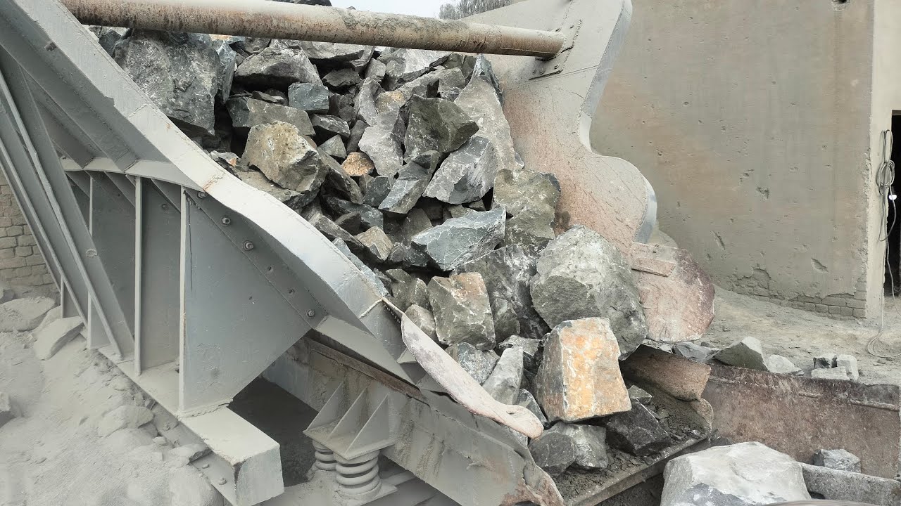 Jaw Crusher Crushing Large Rocks | Stone Crushing Machine at Work - YouTube