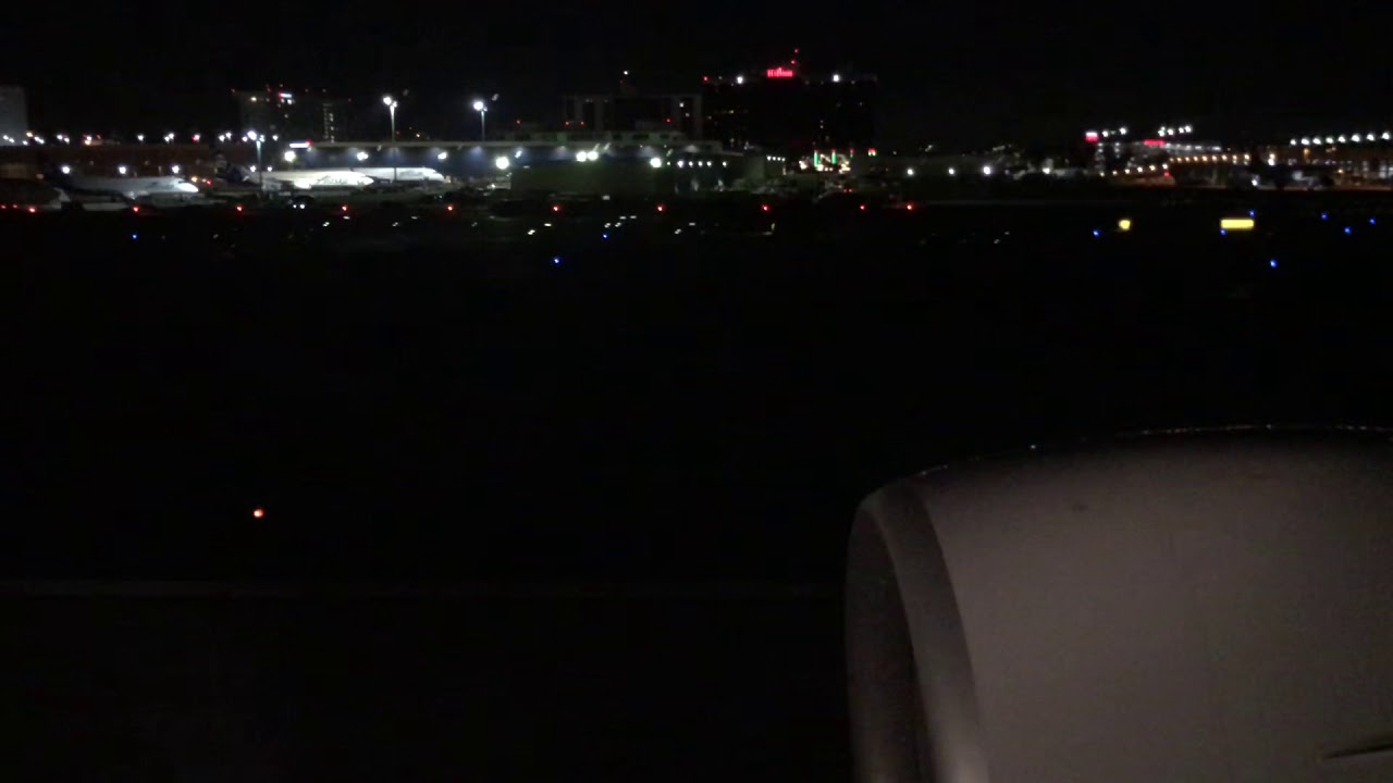 United 777 LAX to EWR nighttime takeoff - YouTube