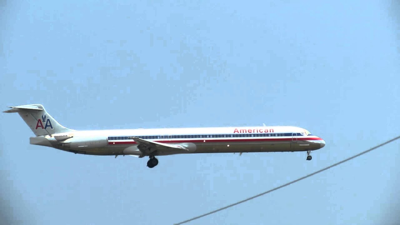 American Airlines Flight 789 (KMCO - KORD) arrives Runway 28 07.01.2012 ...