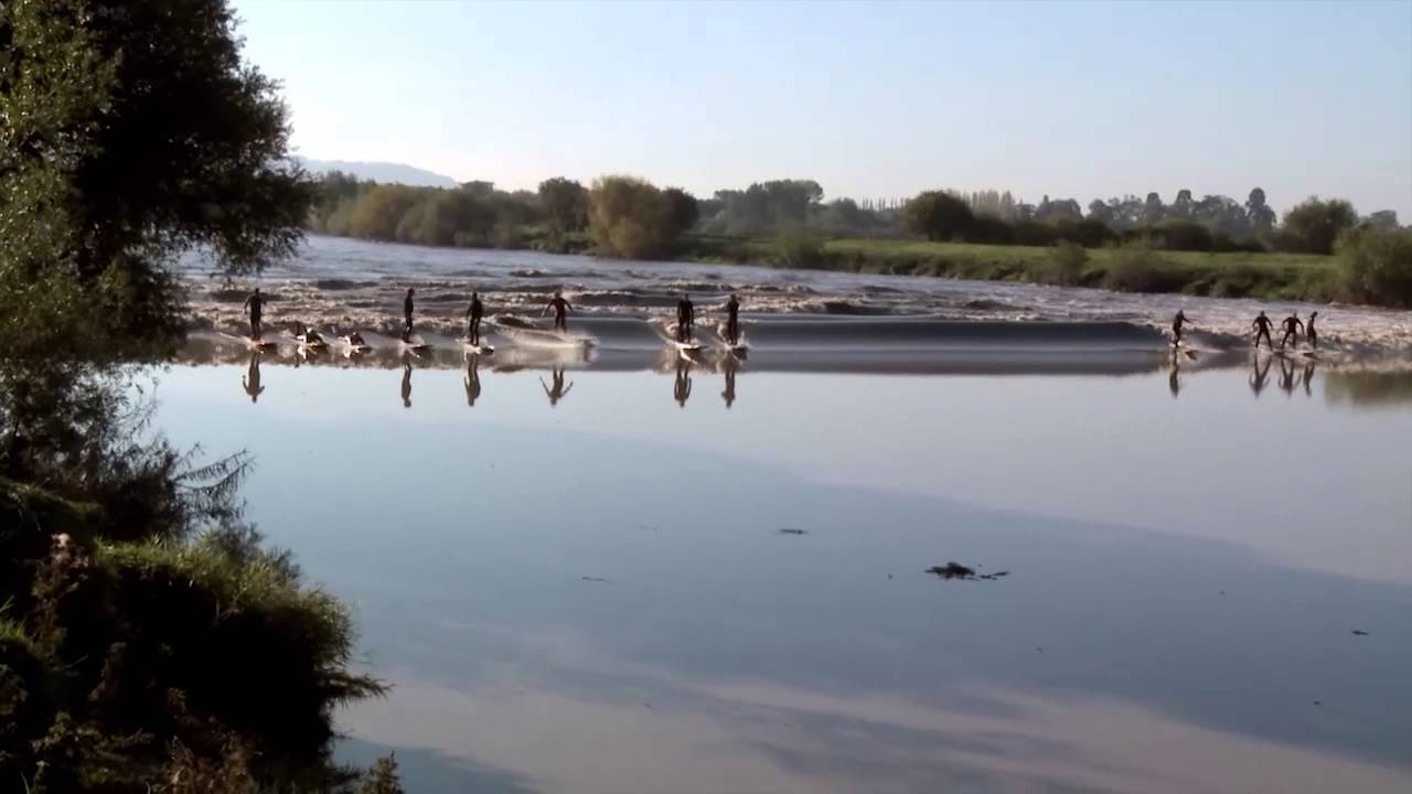 Weird Waves Of The World - Britain's River Bore - YouTube
