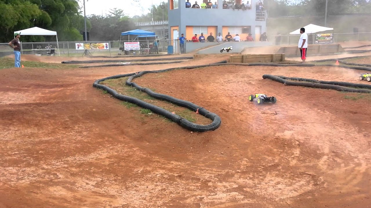 RC Truggy Race - YouTube
