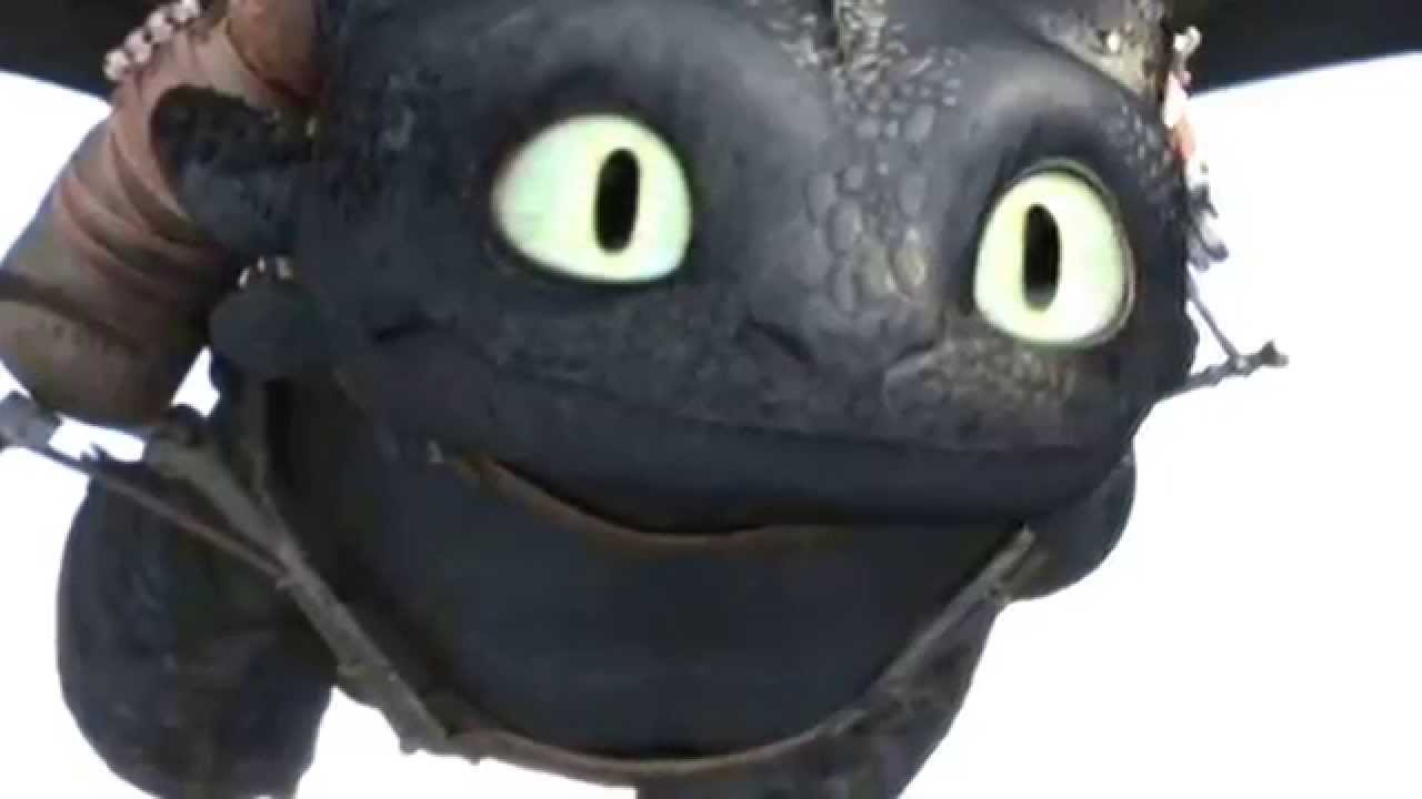 Scary cute toothless - YouTube