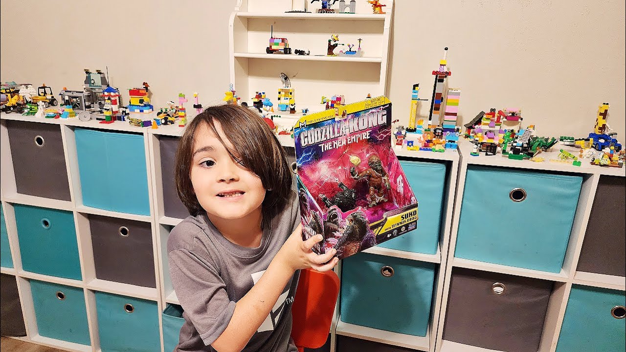 Suko and Titanus Doug Godzilla x Kong New Empire unboxing - YouTube
