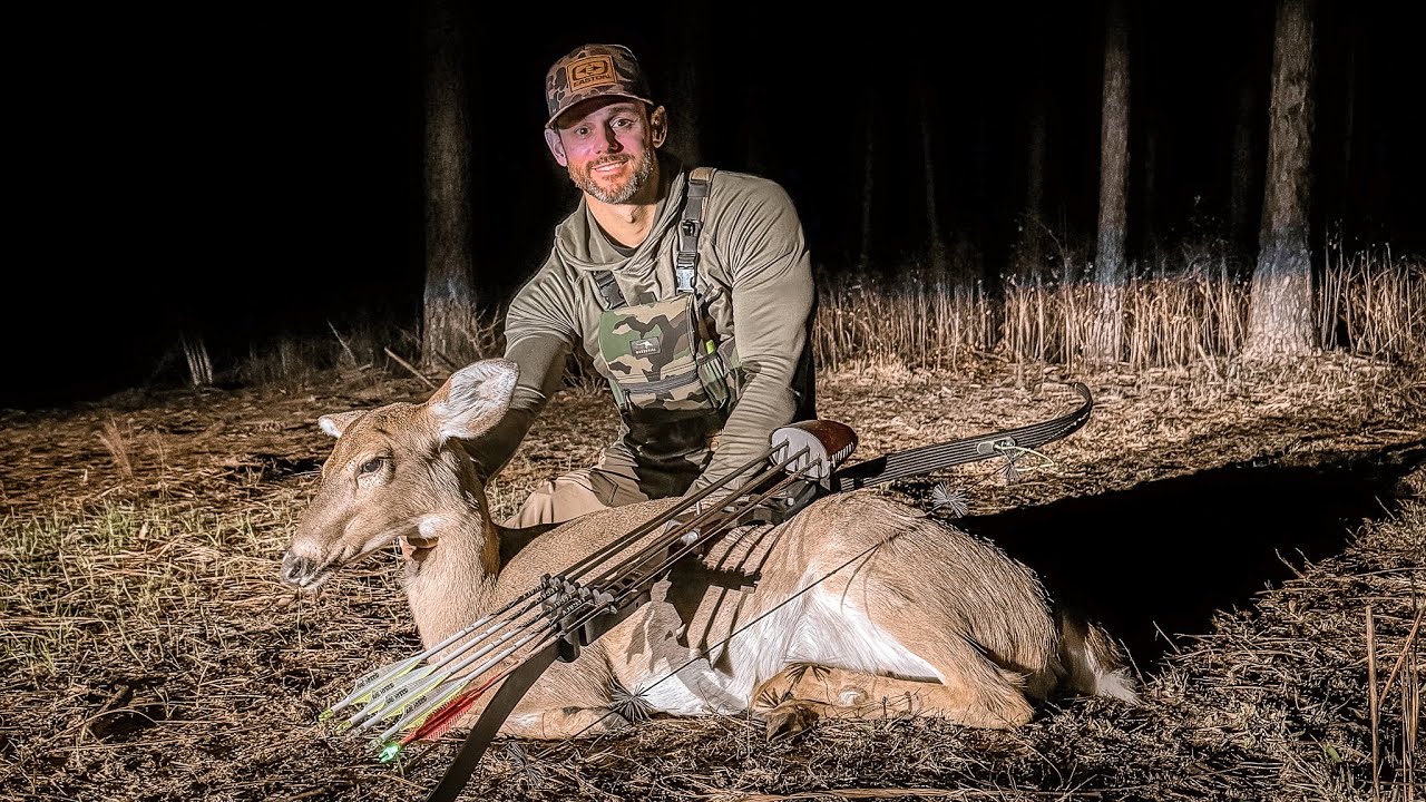 Traditional Bow Hunt - My First Whitetail with a Recurve! - YouTube