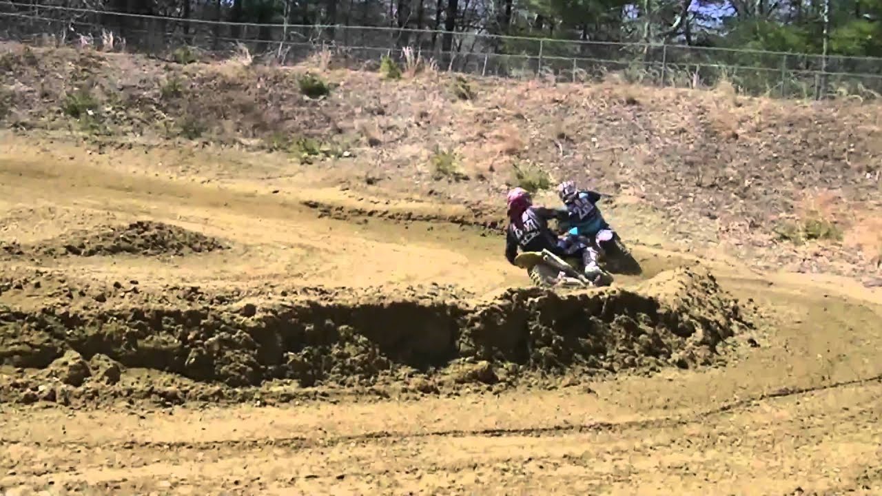 "Two Stroke Smoke" Capeway rovers (MG) - YouTube