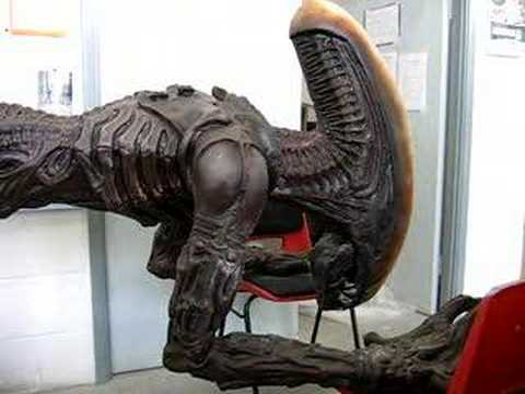 Animatronic Alien 3 - YouTube