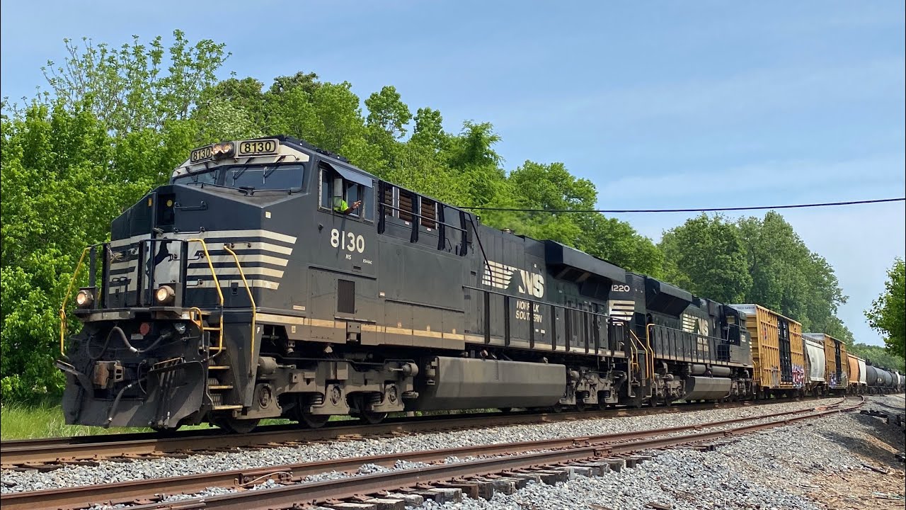 NS 8130 leads 15R flying through Rock Hill going track speed! 5-1-2022 ...