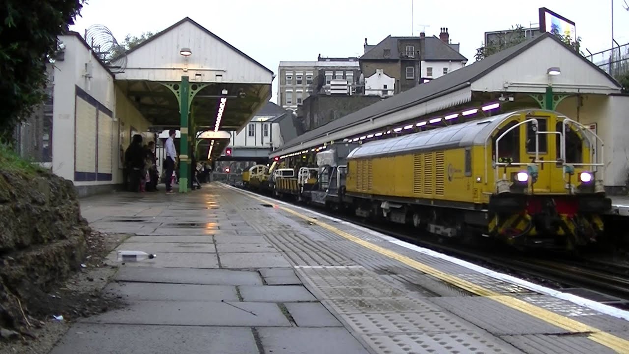London Underground Battery Locomotives L31 and L32 passing West ...