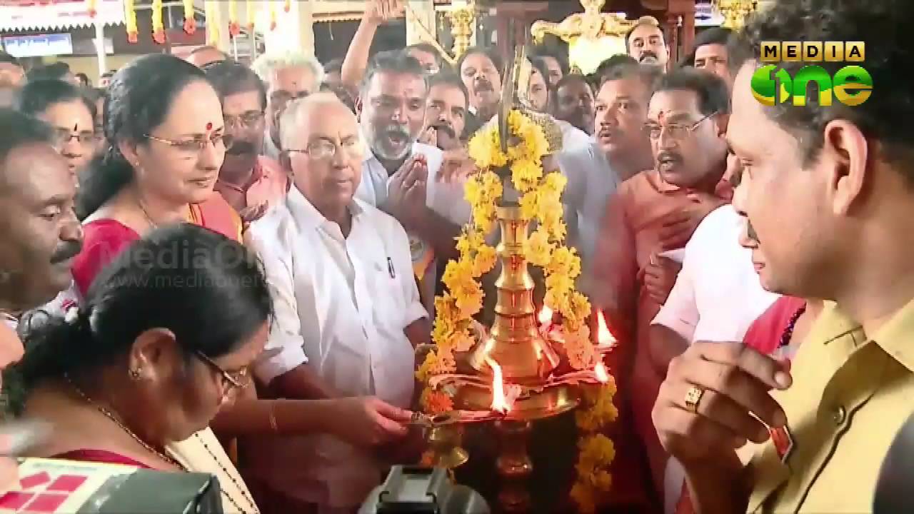 Aranmula Vallasadya: Feast of the Divine - YouTube