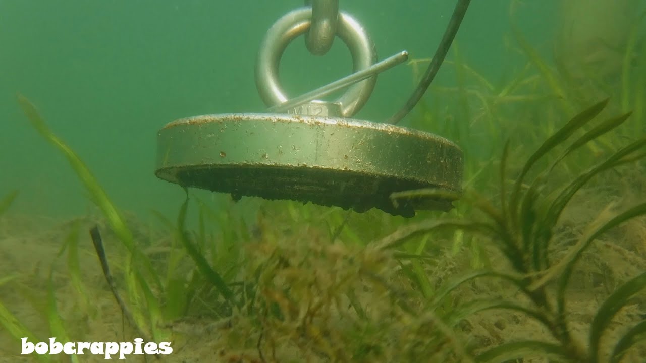 We put a camera on a 1200 pound magnet- Clear water Magnet Fishing ...