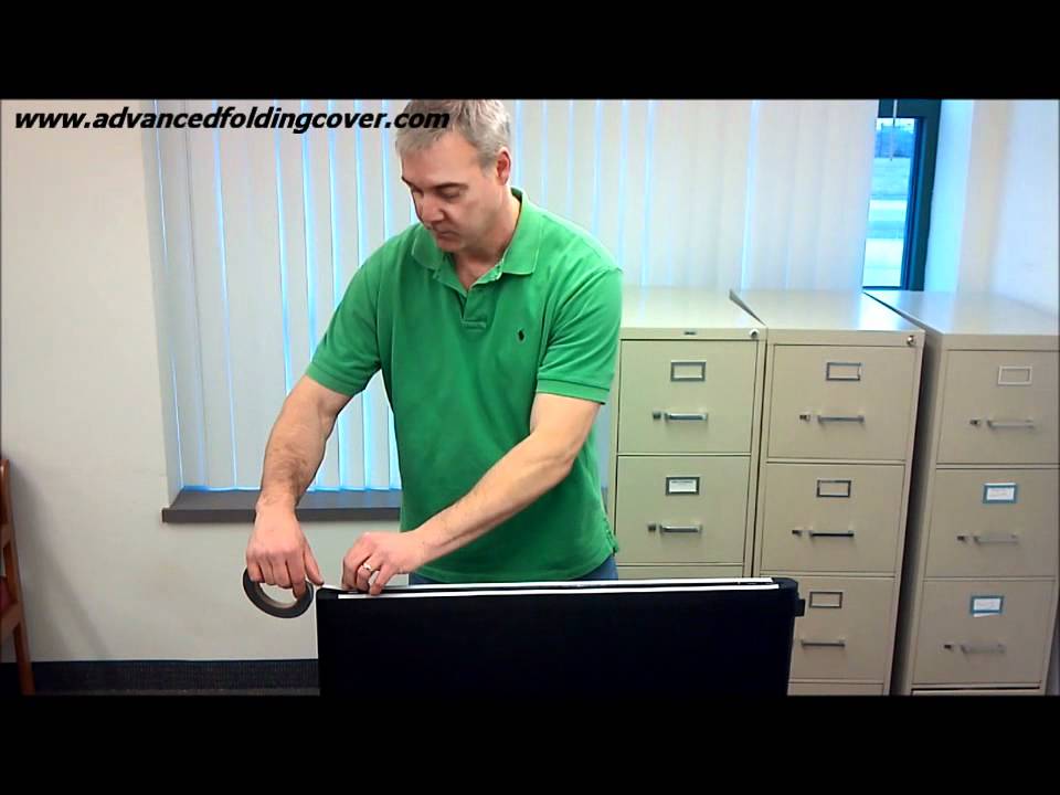 How to Install the Center Seal - YouTube