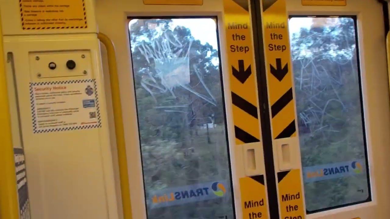 Queensland Rail Suburban multiple unit 260 series (SMU 296): Petrie to ...