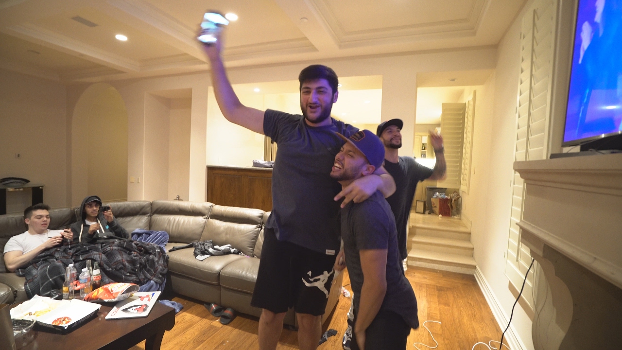 HILARIOUS SUPER BOWL FREAK OUT REACTION! - YouTube