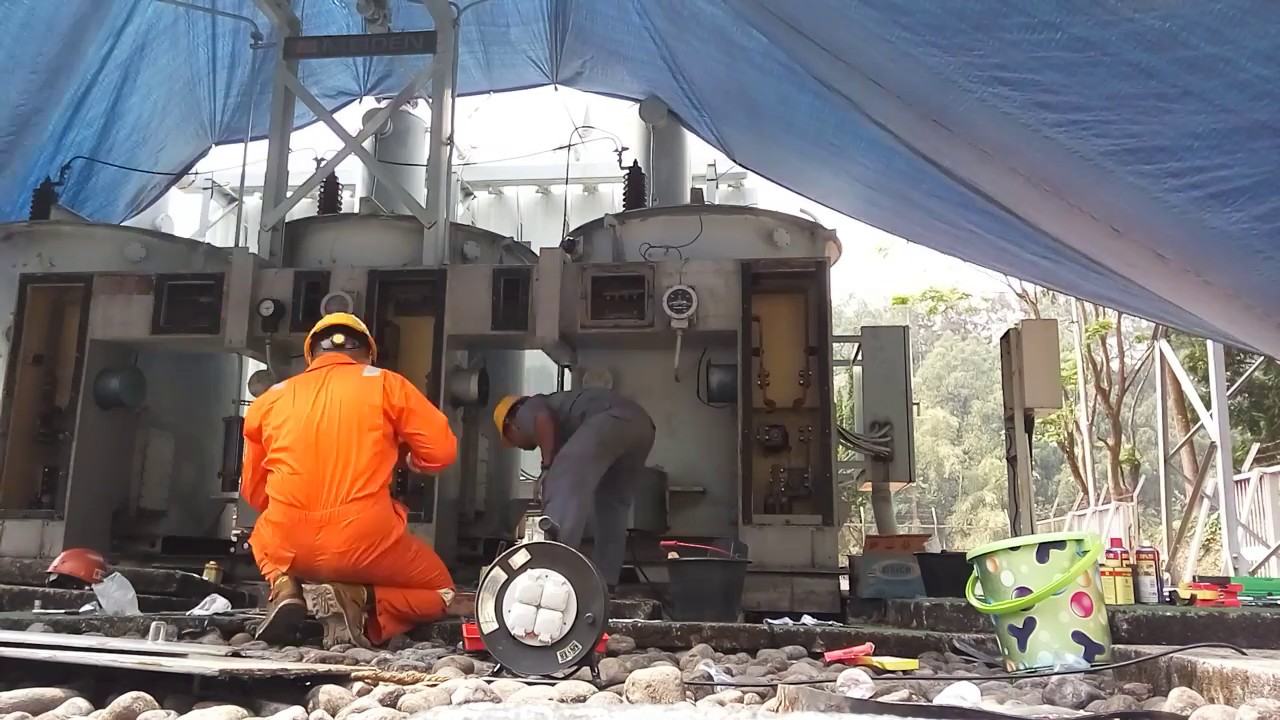 Pemeliharaan trafo 30 MVA di gardu induk PLTA Garung - YouTube