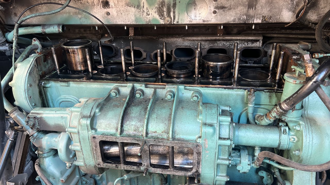 Tearing down a detroit diesel inline 6-71. No power, low compression ...