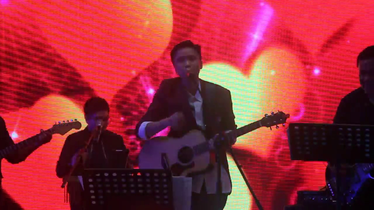 Kaye Cal - That Thing You Do / Uptown Girl "KAYE CAL 2017" - YouTube