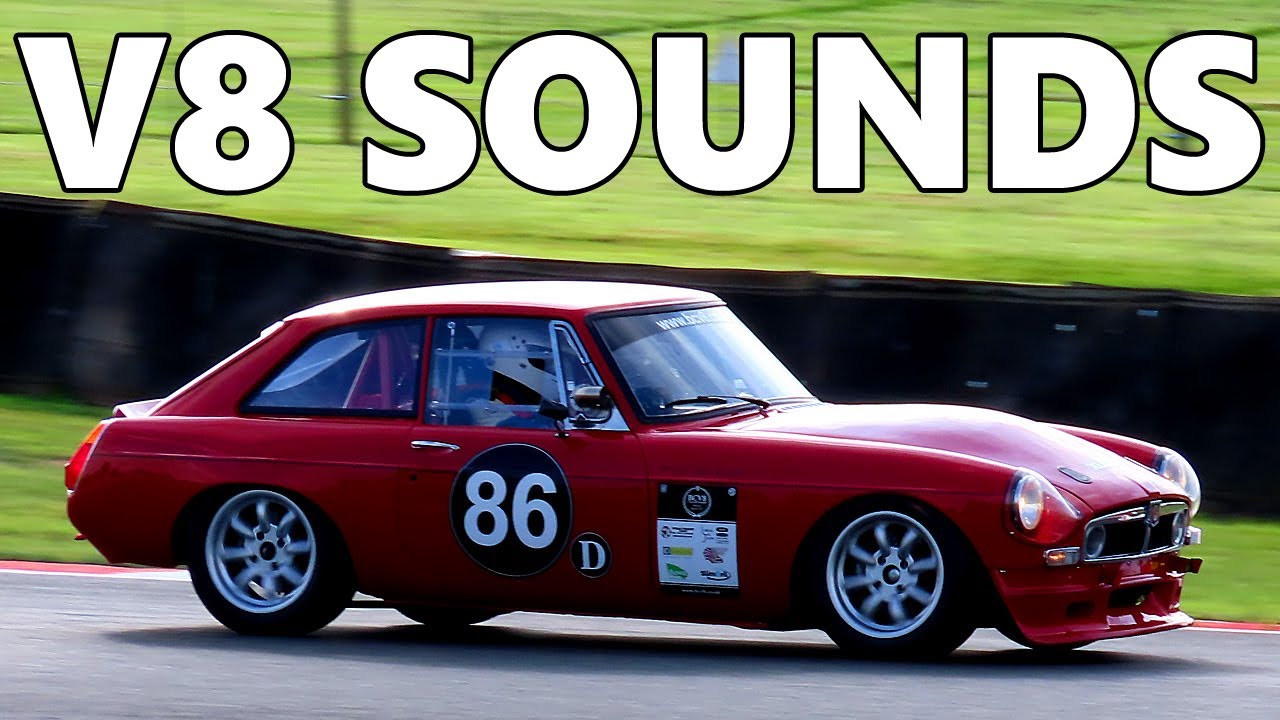 INCREDIBLE V8 SOUNDS at US Auto Show, Oulton Park! - YouTube