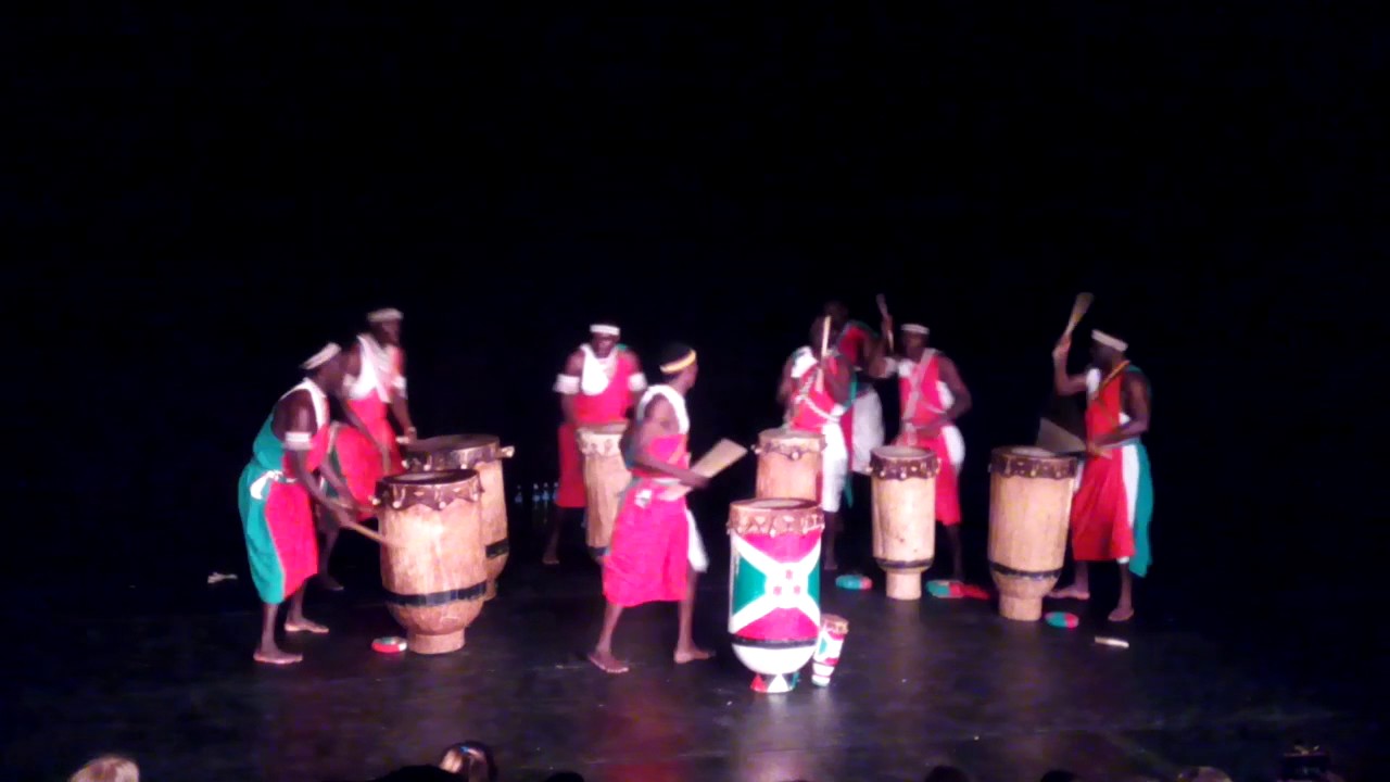 Les maîtres Tambour! Ingoma z'i Burundi Ikiyago legacy - YouTube