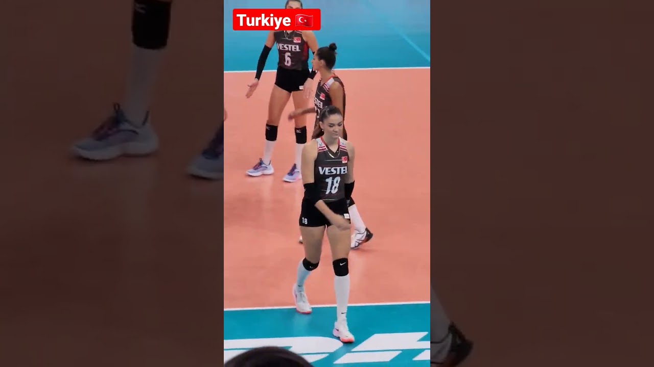 Zehra Gunes Turkey 🇹🇷 Middle blocker turkiye volleyball star - YouTube