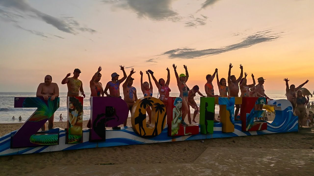 Arrancó la octava edición del Festival Nudista de Zipolite - YouTube