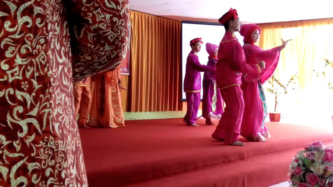 Tari Dana-Dana Kreasi Mts Negeri Gorontalo - YouTube