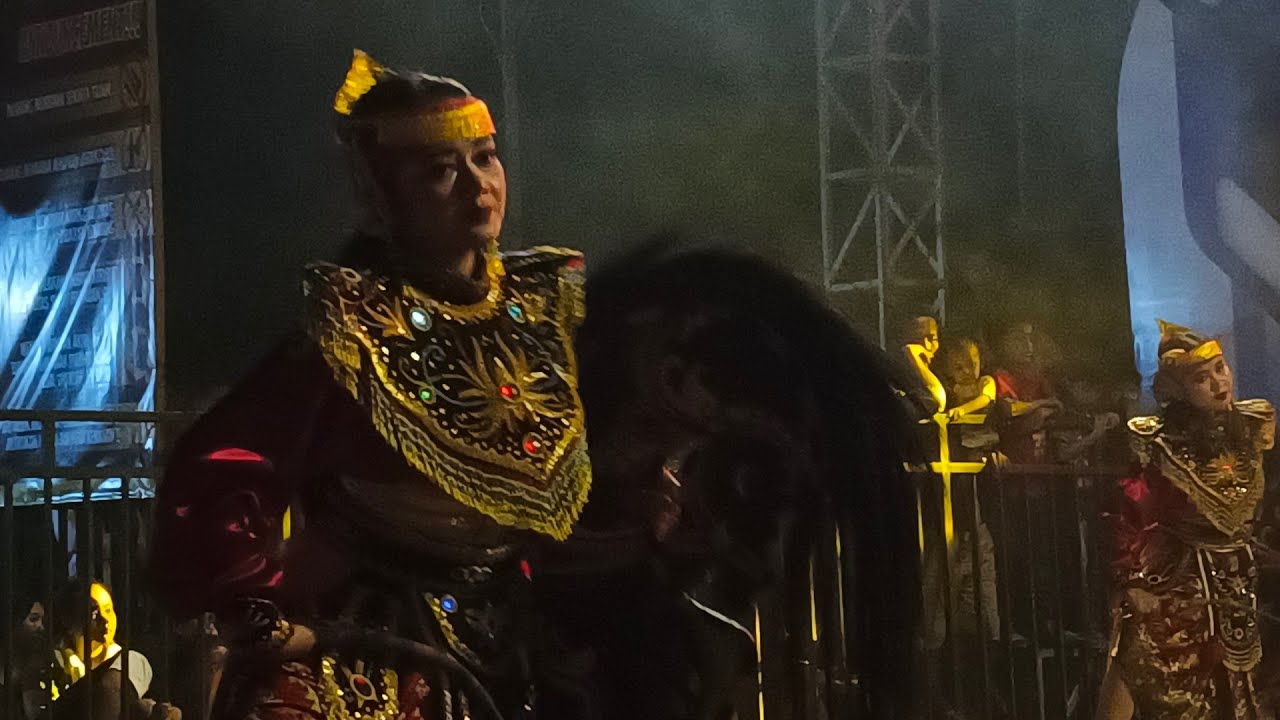 Pesona Cantik JARANAN SENTEREWE PUTRI GAGAK RIMANG Live Burengan Kota ...