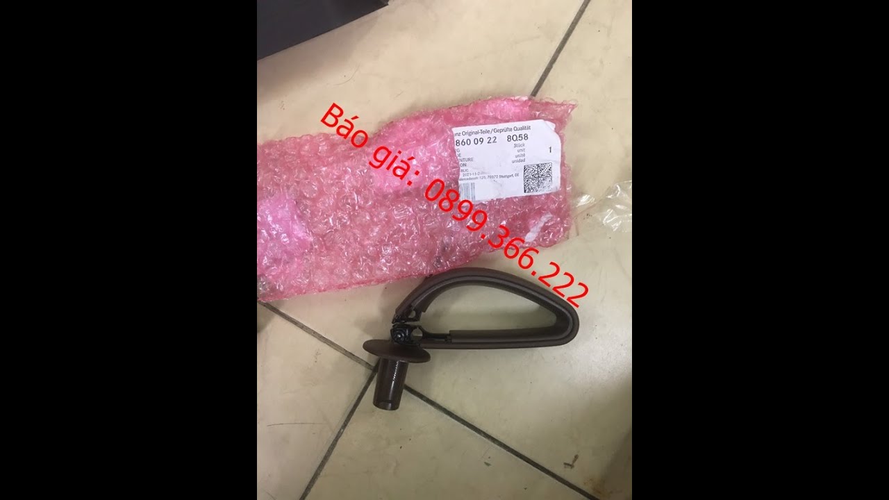 A2228600922 Đỡ dây đai an toàn sau W222 - YouTube