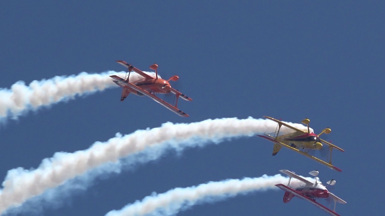 Sky Aces Display Avalon Airshow 2017 - YouTube