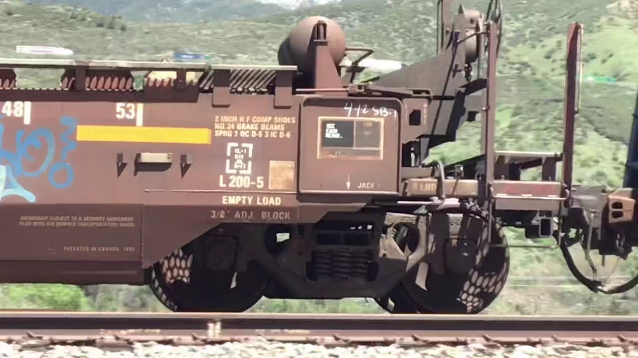 BNSF 5996 Eastbound manifest train - YouTube