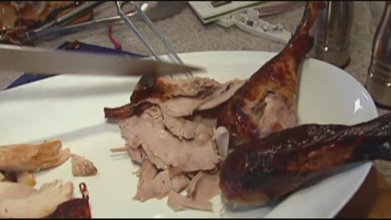 Which Thanksgiving food could be toxic to pets - YouTube