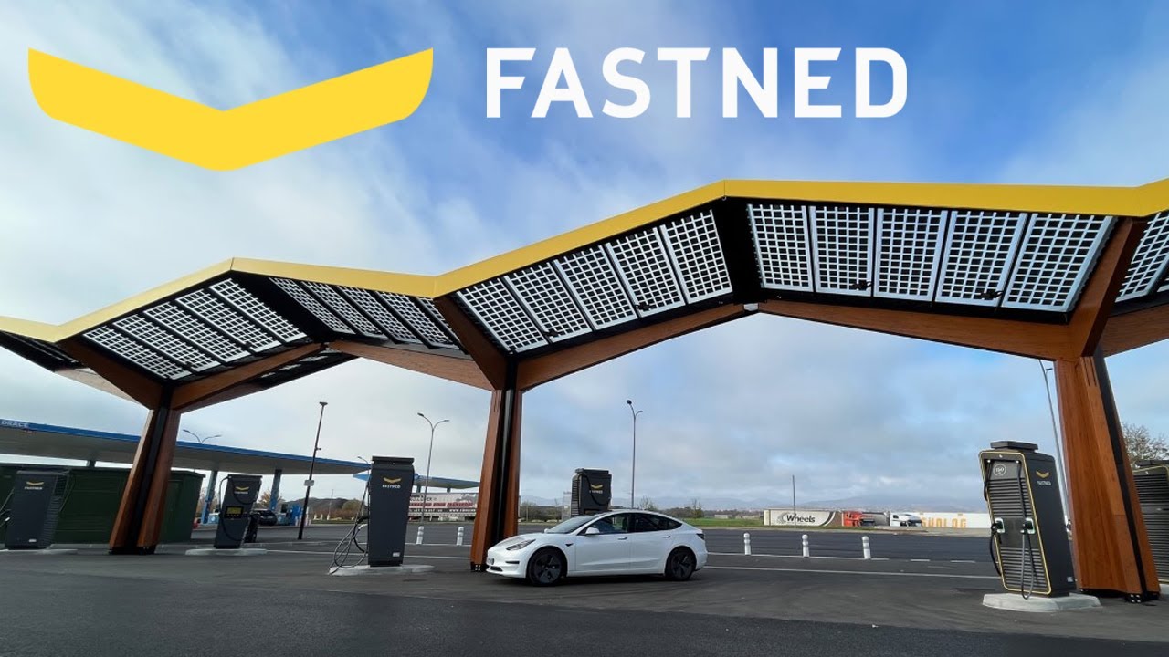 Présentation de la station @fastnedcharging de Dracé (A6) - YouTube