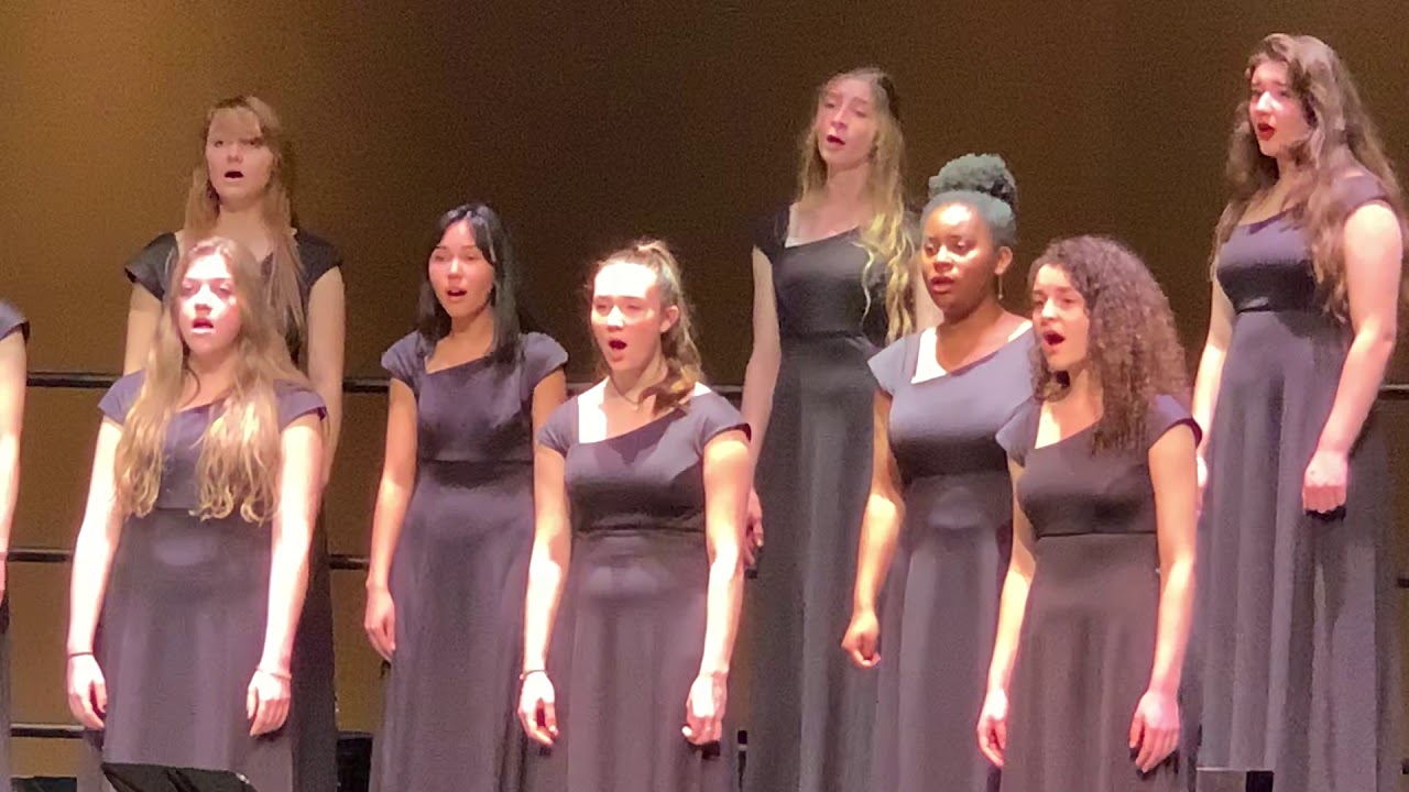 Mia Poletti And Carmel Christmas chorus - YouTube