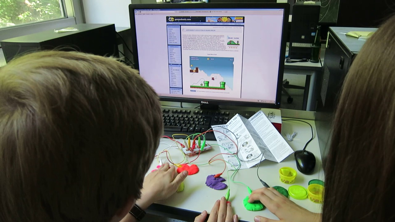 MakeyMakey beim CoderDojo Saar auf dem SaarCamp - YouTube