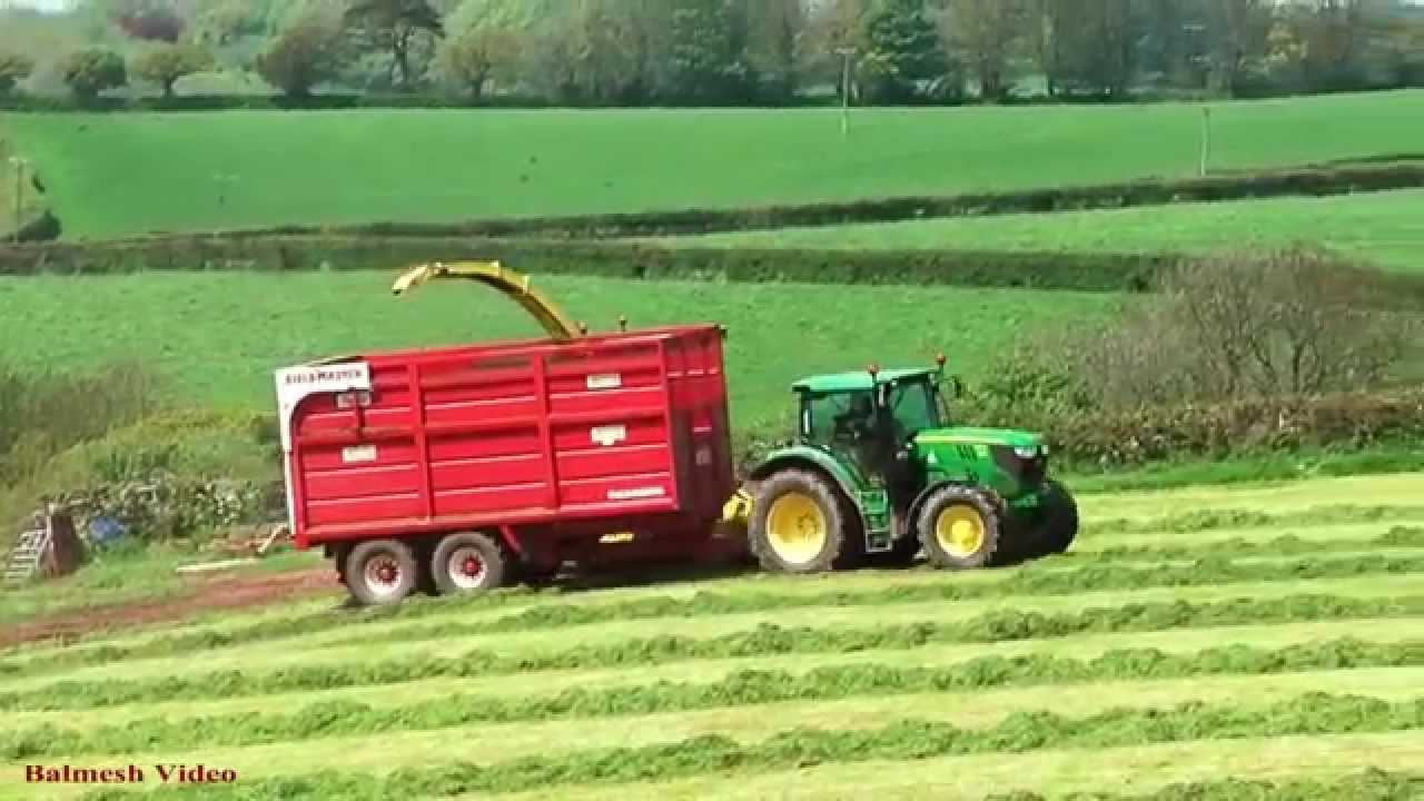 Silaging by the Sea. John Deere in Action. - YouTube
