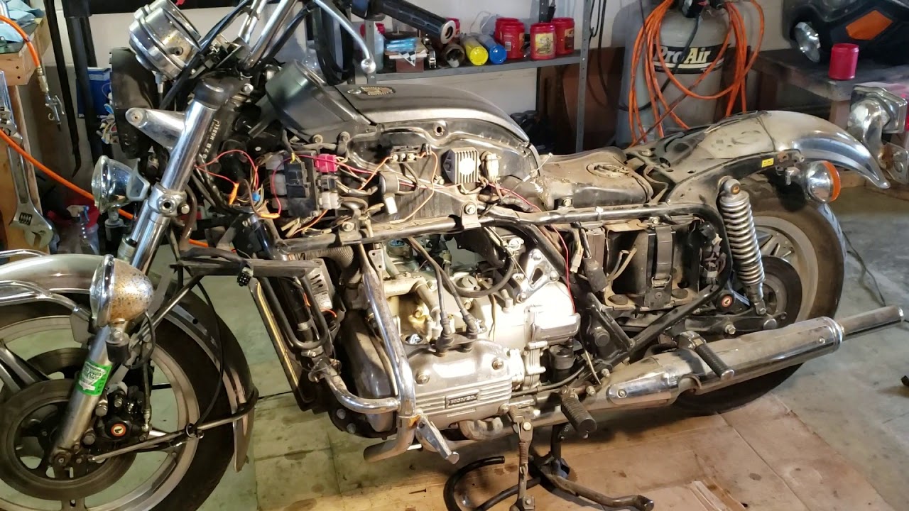 #4:Vintage Honda GL 1000 GOLDWING Carbs done, engine cleaned. - YouTube