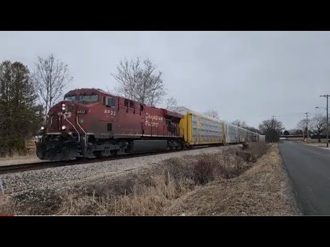 Westbound CP 8822 with CP 8049 DPU. - YouTube