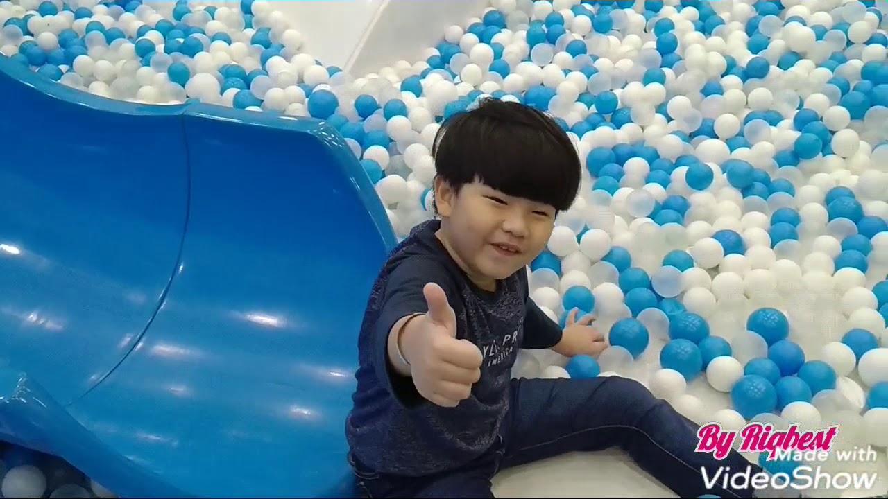 1 Day adventure at Land Of ZooMoov Summarecon Mall Serpong - YouTube